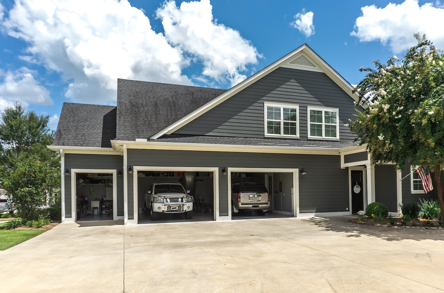 Is Siding On The Garage A Good Idea in Chicago? - Stanley Garage Builders
